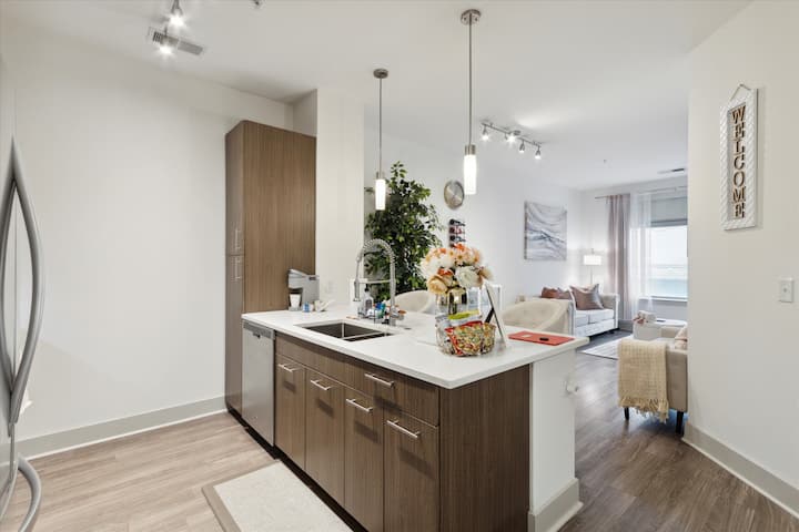 Magnificent 1bd 1ba, W/d,center City W/parking! - Philadelphia