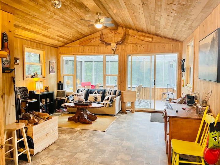 Quiet, Cozy Cabin - Bathurst, NB