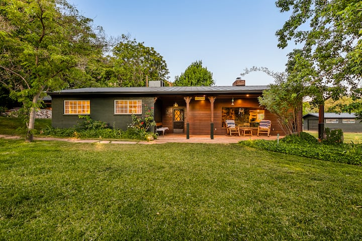 Vineyard House: Sedona Wine Country, Pool + Spa - Page Springs Cellars, Cornville
