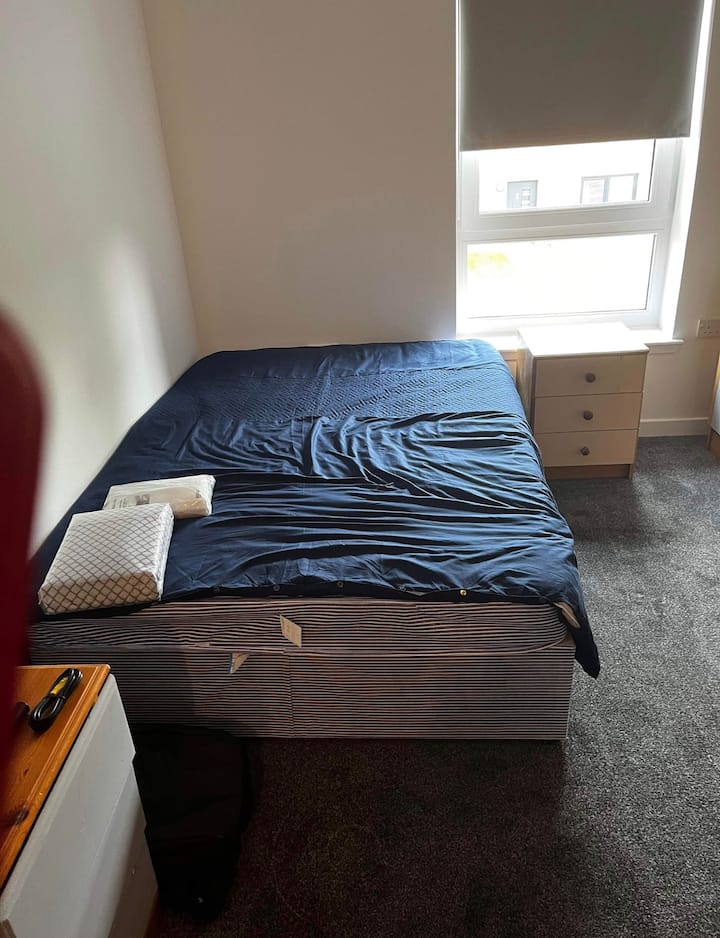 Room In Livingston - Livingston