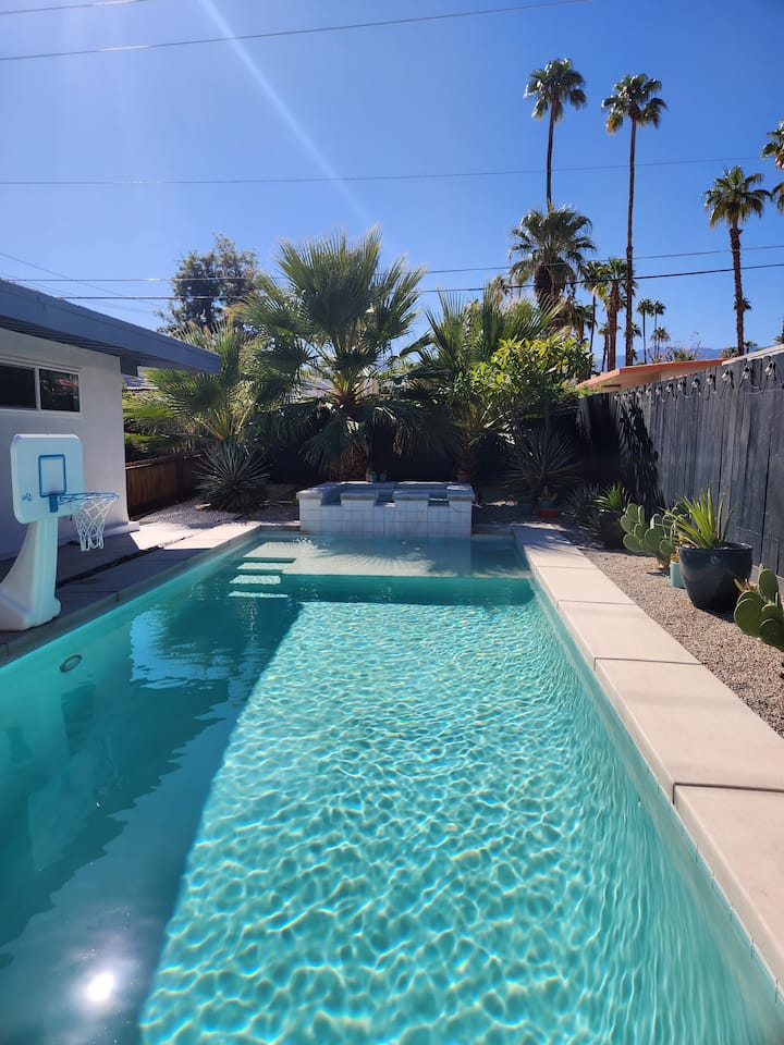 Mid Century Modern Gem - Palm Desert, CA