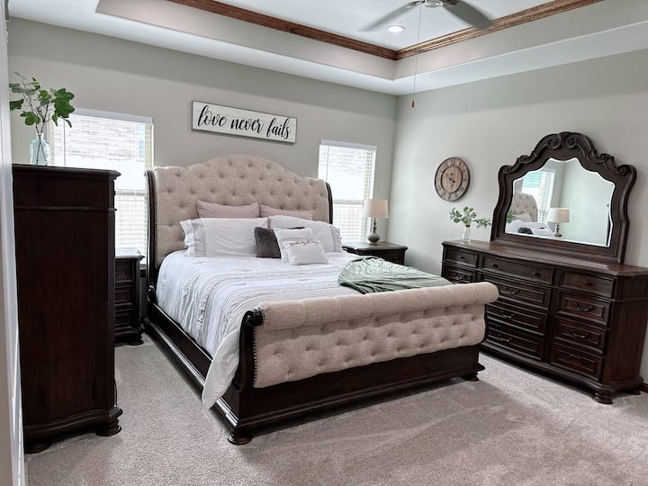 The Perfect Spot W/ King Bed - ロートン, OK