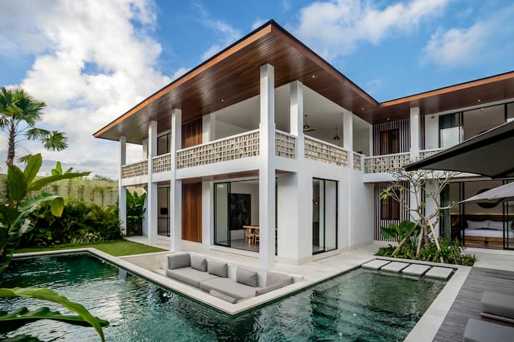 Bhima 4br Villa With Private Pool In Pererenan - Indonesia