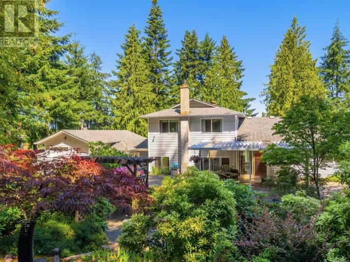 Beautifull Home With One Acre Land In Nanaimo - Nanaimo