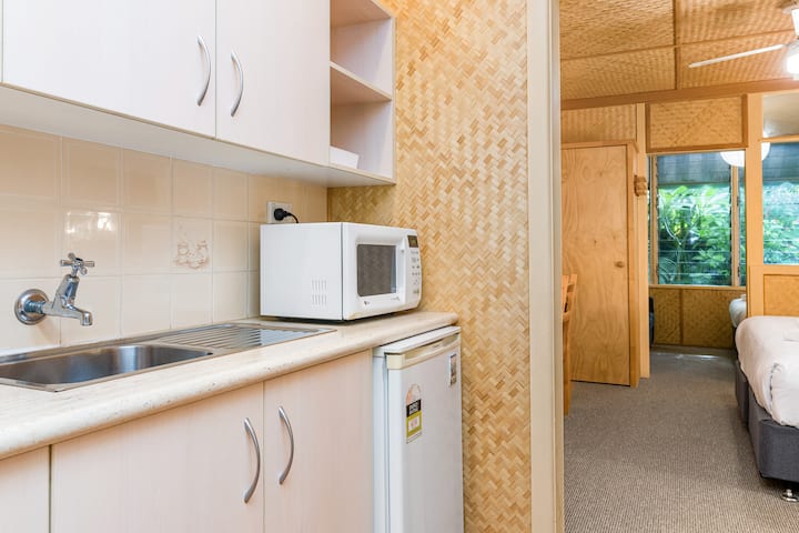 Beachside King & Queen Room - Dog Friendly - Suffolk Park