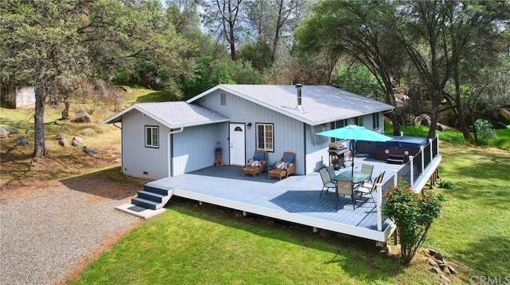 Brookside Cottage - Mariposa, CA