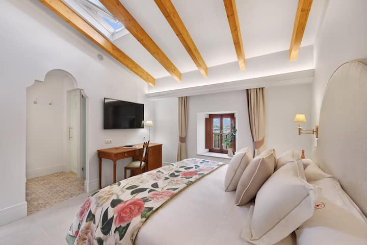 Doble Deluxe Abuhardillada 1 - Inca