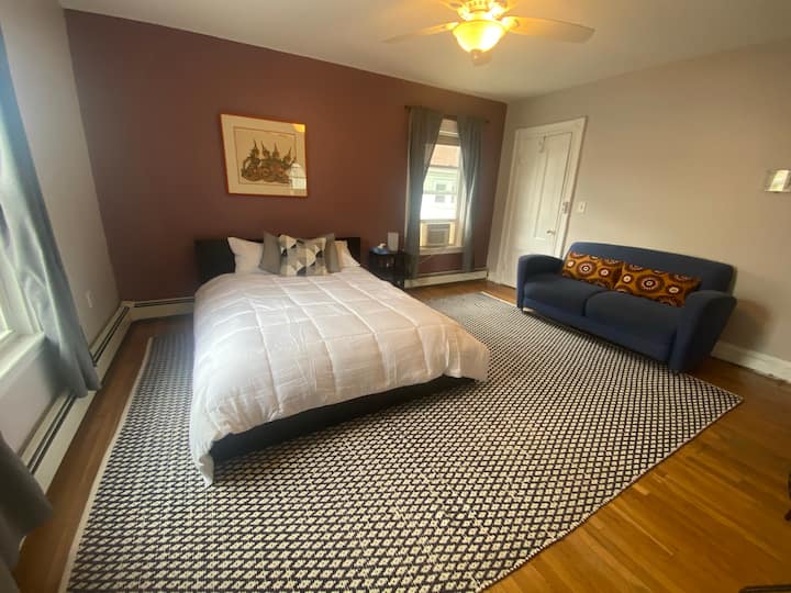 Warm & Cozy Home For Your Stay! - Dorchester, MA