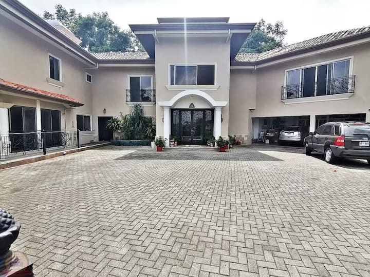 Dreams Palace, Best In Country - San José