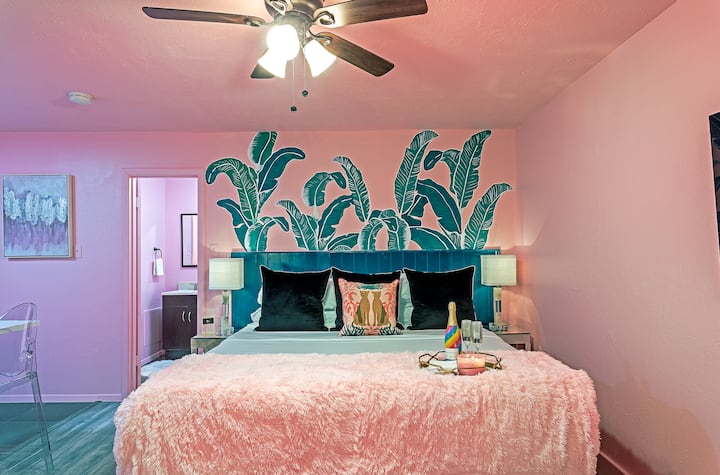 Your Montrose Studios | Sleeps 54/27br/27ba/27pa - 