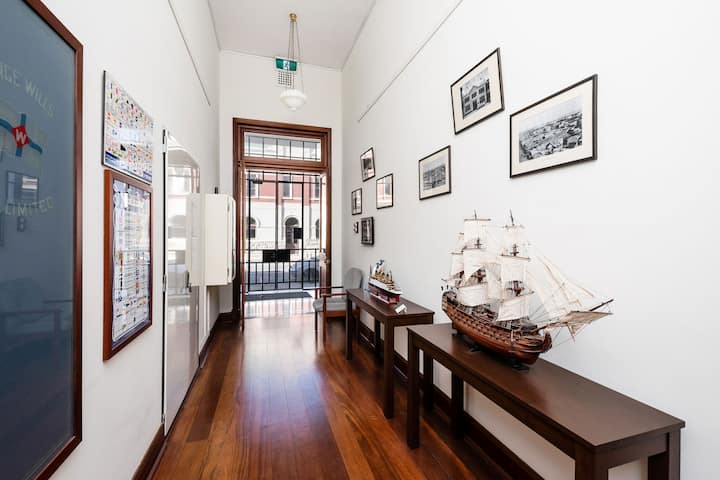 Quiet Spacious 2 Bedroom(qs) 1 Bath (No 5) - Bathers Beach, Fremantle