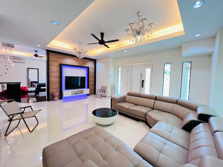 Wonderful Bungalow Puchong For 18 Pax - Putrajaya