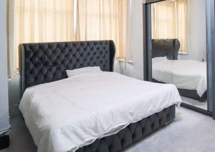 Cozy 2 Bedroom Close To Beach - Southend-on-Sea