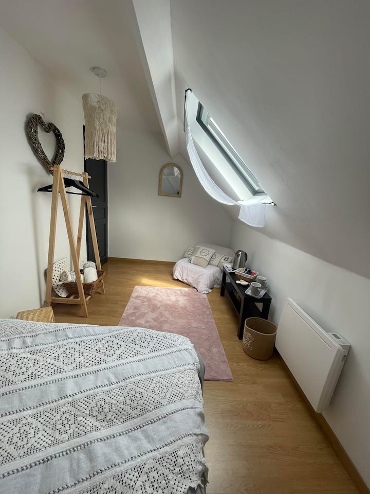 Petite Chambre Lumineuse - Calais