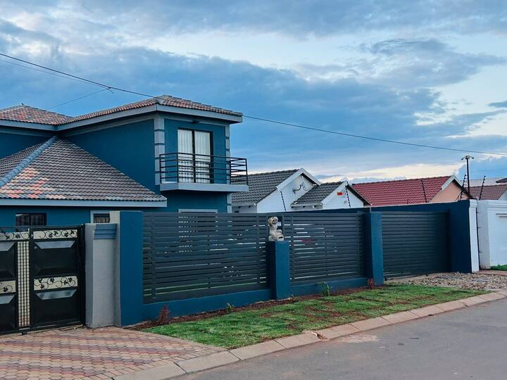 2 Bedrooms House - Soweto
