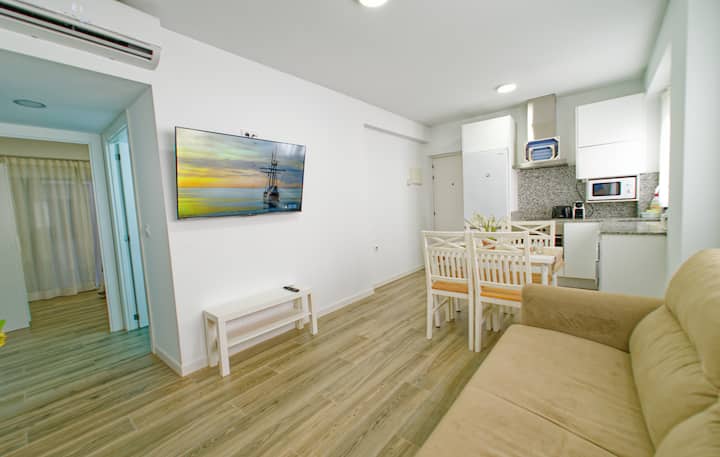 Central, With Wifi, Smart Tv, And Air Conditioning - Águilas
