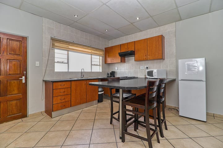 Family Unit - 3 Single Sleeper - Edenvale