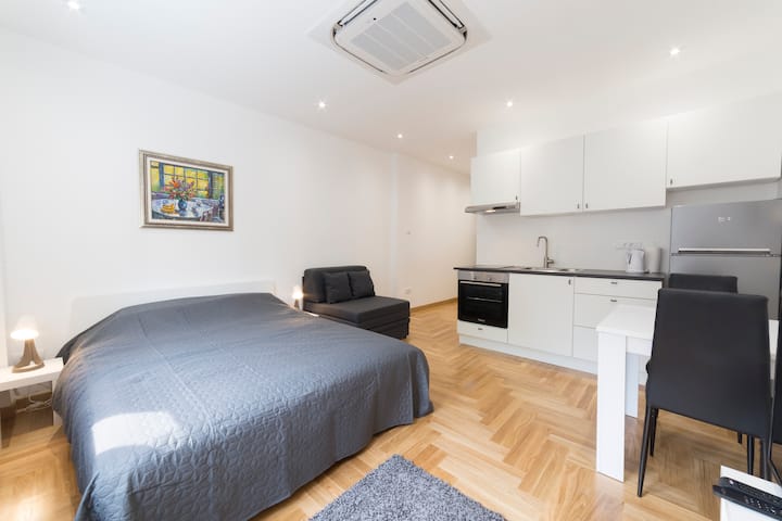 Jade - Lovely Studio In Old Town - 베오그라드