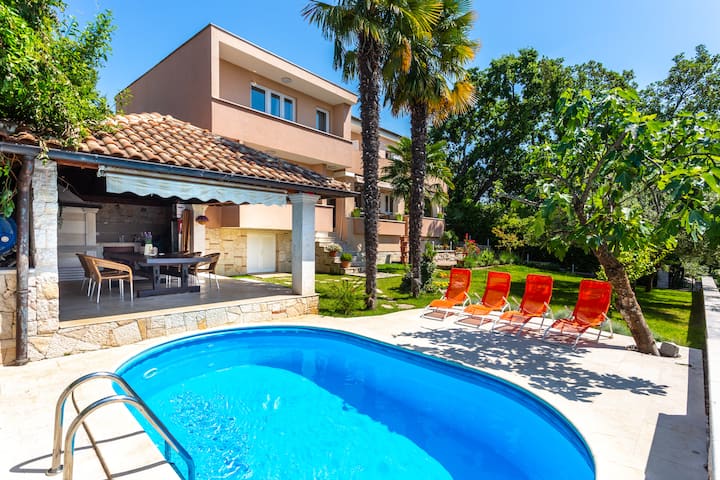 Dea-apartment With Swimming Pool - Cres