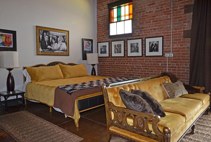 The Bond - Bristol, TN