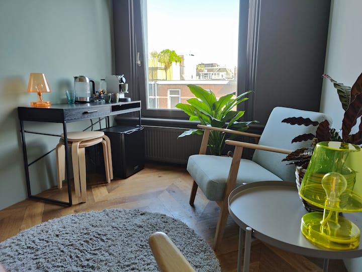 Overnachten Aan De Kade. - Amsterdam