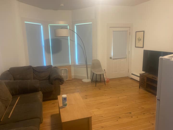 1-bedroom Apartment, 1 To 3 Months Rental. - Great Barrington, MA