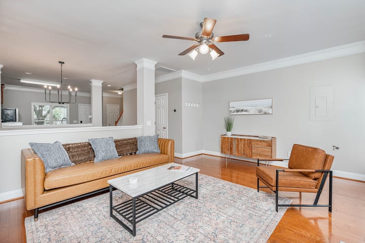 Cozy 2 Bd Townhome Columbia Sc - Columbia, SC