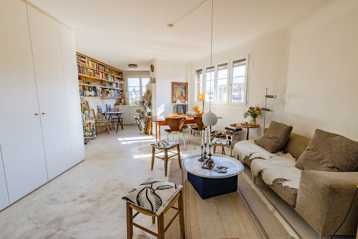 Sun Bathed Flat Near The Fleamarket - France