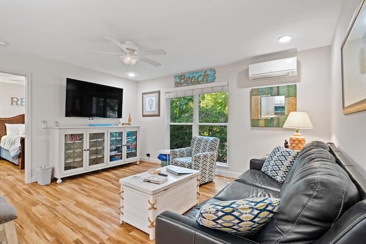 Beautiful Updated 1 Bedroom - Pool Beach Coligny ! - Hilton Head Island