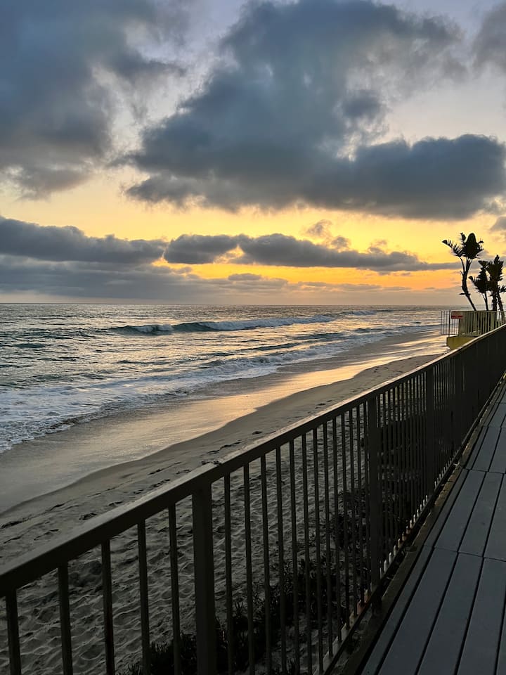 Carlsbad Paradise Condominium On The Beach - Carlsbad, CA