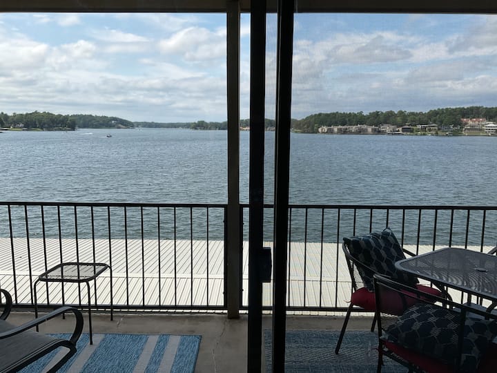 Amazing Views, Lakefront Luxury - Lake Hamilton, AR