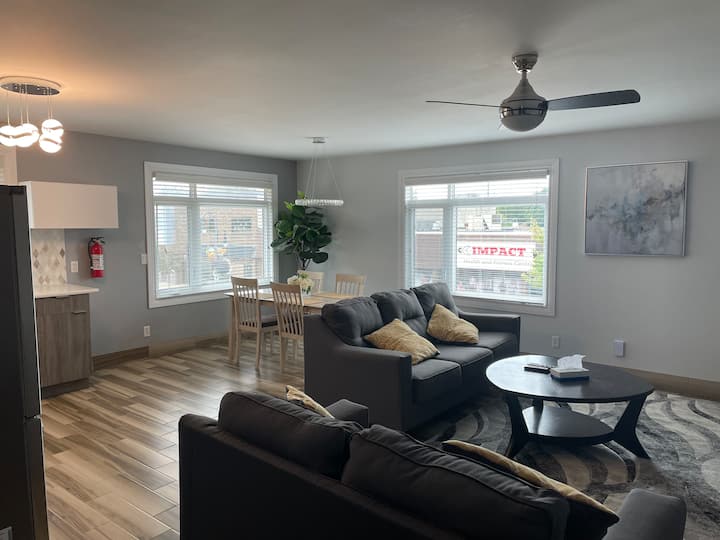 Elias Plaza Apt 3 - Leamington