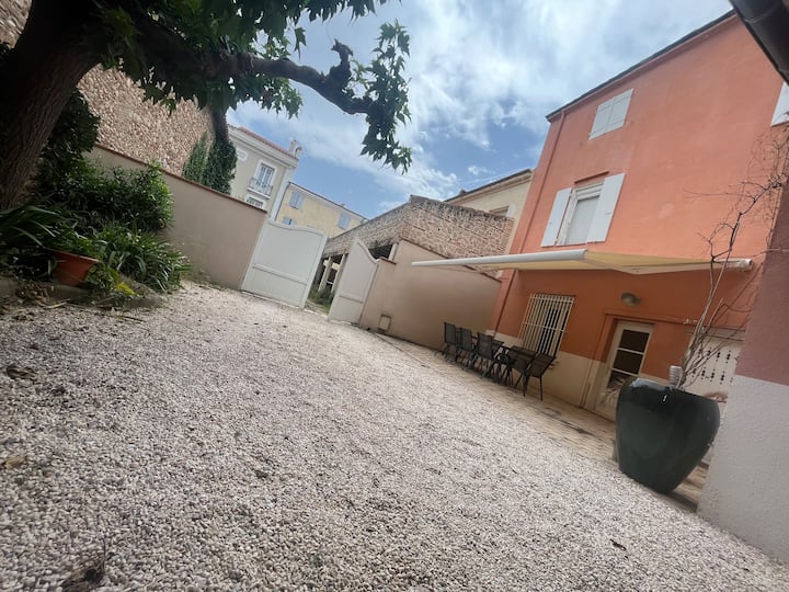 Maison De Village  Avec Extérieur Proche De La Mer - Sainte-Marie-la-Mer