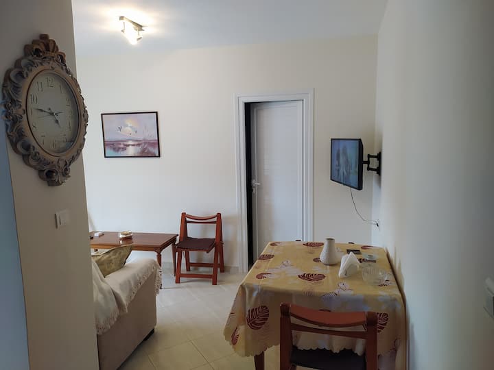 Apt Close To Beach
Ba
Ac
Dt
Wifi - Saranda