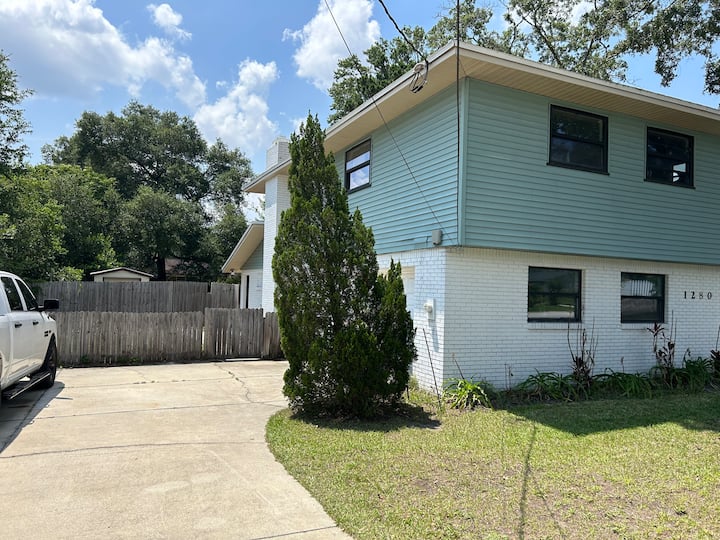 Sydney Studio - Jacksonville, FL