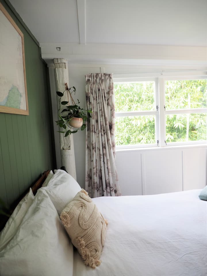 The Green Room Guest Suite - Tauranga
