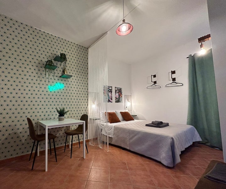 - >Casamori- Al Mercato.
Palermo Centro Storico - Палермо