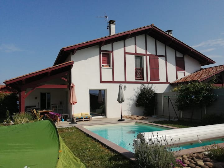 Maison 3 Chambres Avec Piscine. - Bidarray