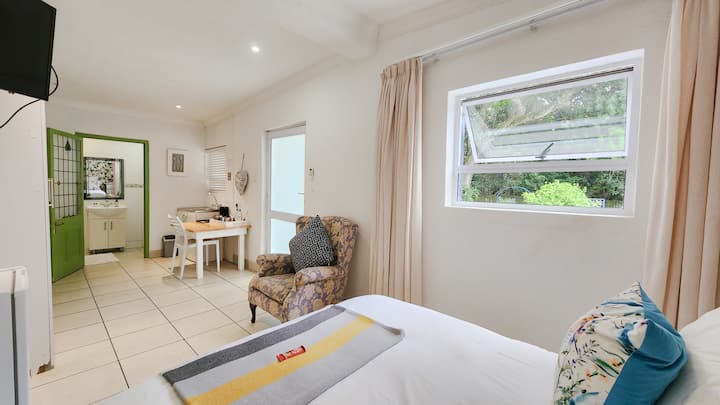 Room 2 - Garden View - Long Stay - East London