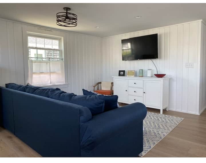 Light And Bright Cottage - Marshfield, MA