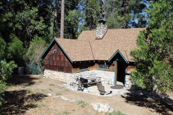 Artsy Cottage - Idyllwild-Pine Cove, CA