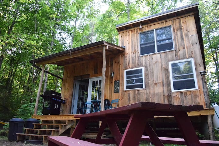 Cozy, Secluded Woodland Getaway Near Athens - Ohio