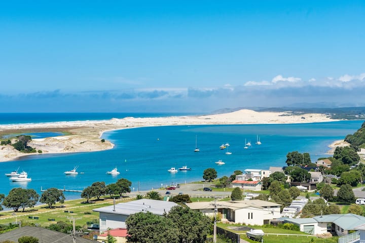 Large Home With Views For Ever - Mangawhai Heads