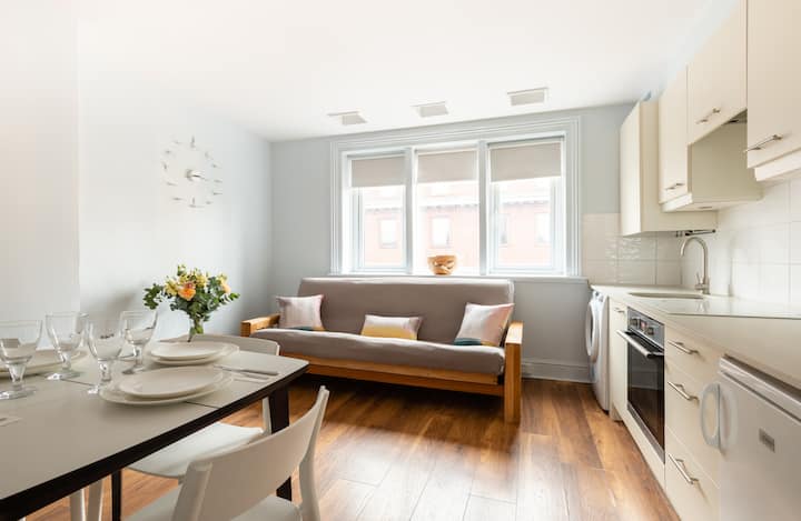 Central London Two Bedroom Eurostar Apartment - London