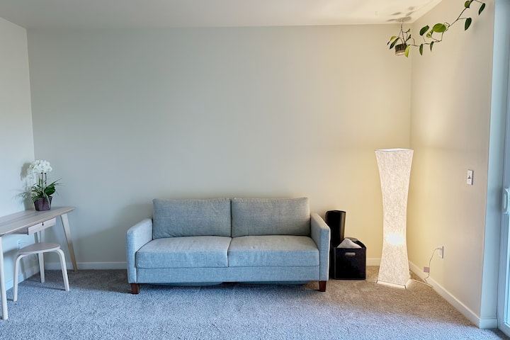 Beautiful 1 Bed + Den Apartment - Snoqualmie, WA