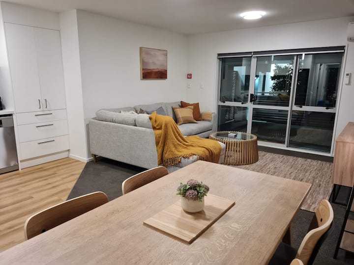 Modern City Apt With Pool & Gym - Christchurch