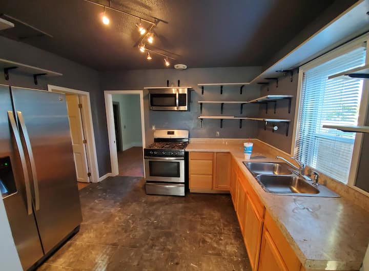 Great Little 2 Bedroom House - Sioux Falls, SD