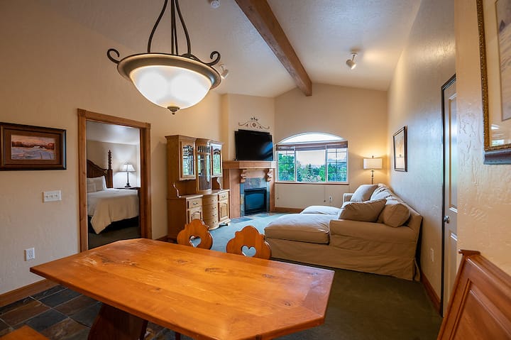 3057 • Swiss-inspired Zermatt King Villa + Kitchen - Midway, UT