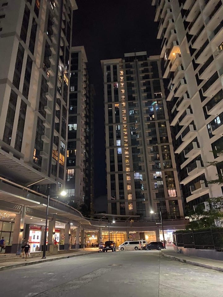 Condo Unit At Upper Mckinley Venice - Taguig