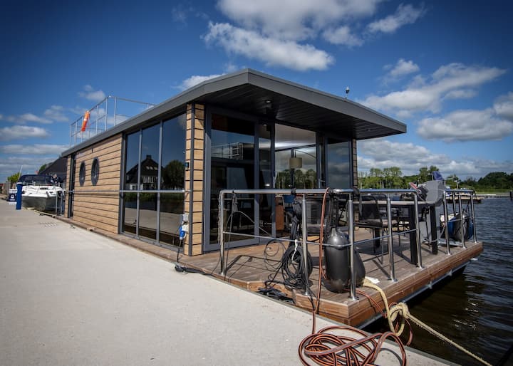 Houseboat ‘De Bintang’ - Sneek